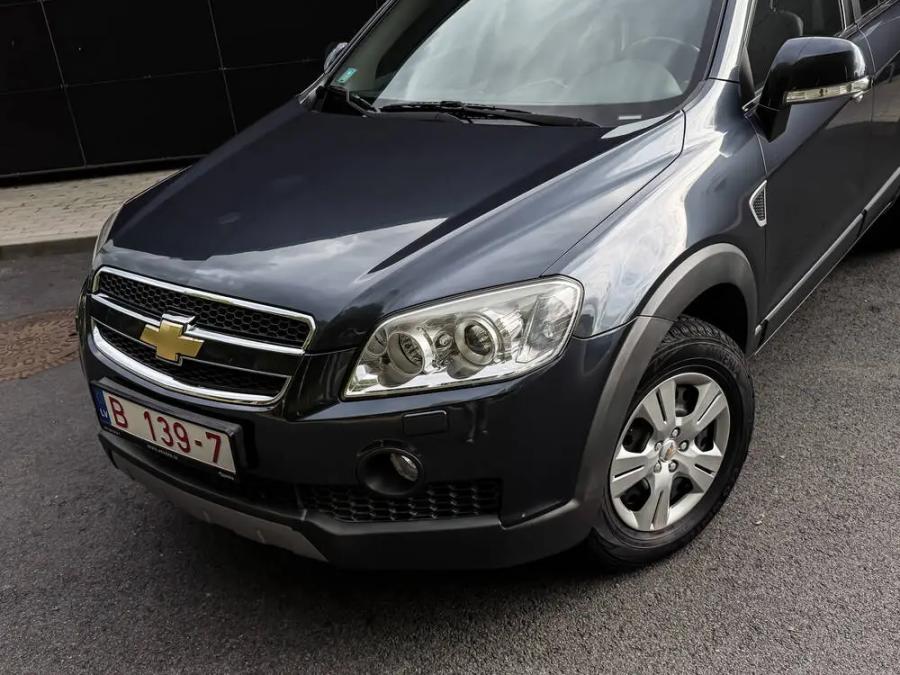 Grey Chevrolet Captiva 2009 in Jelgava, with an engine capacity of 2.00 L and mileage of 143 thousand km for 4900 €, photo 8 on AUTOMOTO.COM.LV