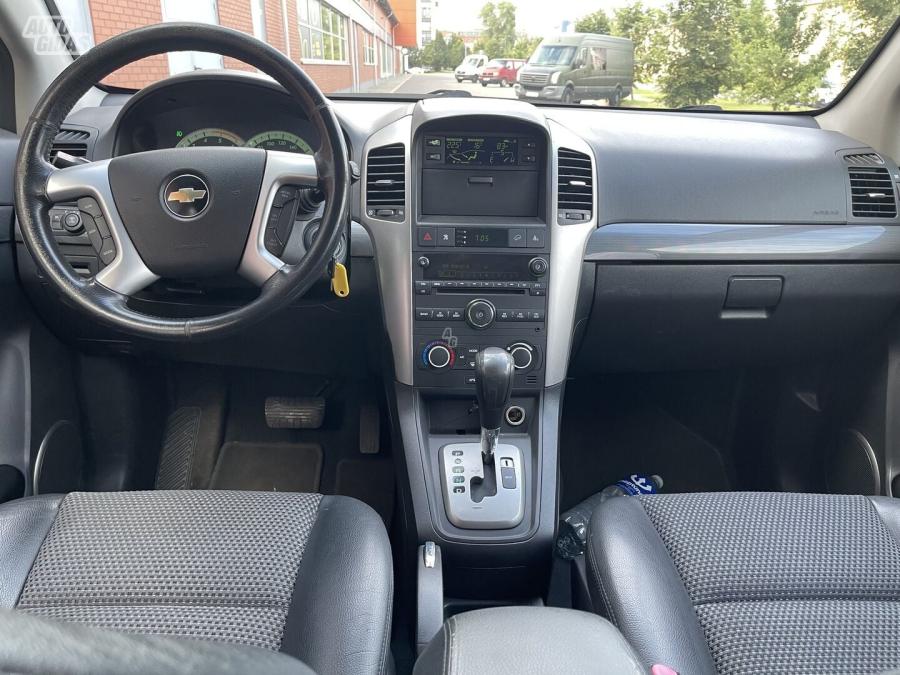Pelēks Chevrolet Captiva 2009 Viļņa, ar dzinēja tilpumu 2.00 L un nobraukumu 280 tūkst. km par 2950 €, foto 20 vietnē AUTOMOTO.COM.LV