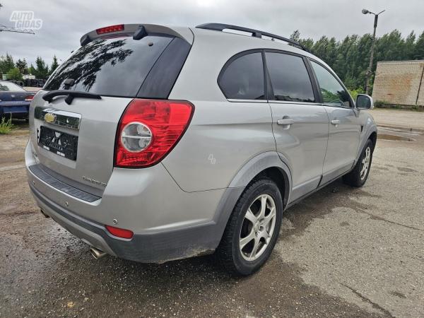 Pelēks Chevrolet Captiva 2009 Viļņa, ar dzinēja tilpumu 2.40 L un nobraukumu 110 tūkst. km par 4550 €, foto 8 vietnē AUTOMOTO.COM.LV