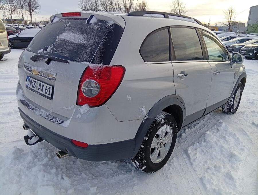 Pelēks Chevrolet Captiva 2010 Klaipėda, ar dzinēja tilpumu 2.40 L un nobraukumu 130 tūkst. km par 3550 €, foto 5 vietnē AUTOMOTO.COM.LV