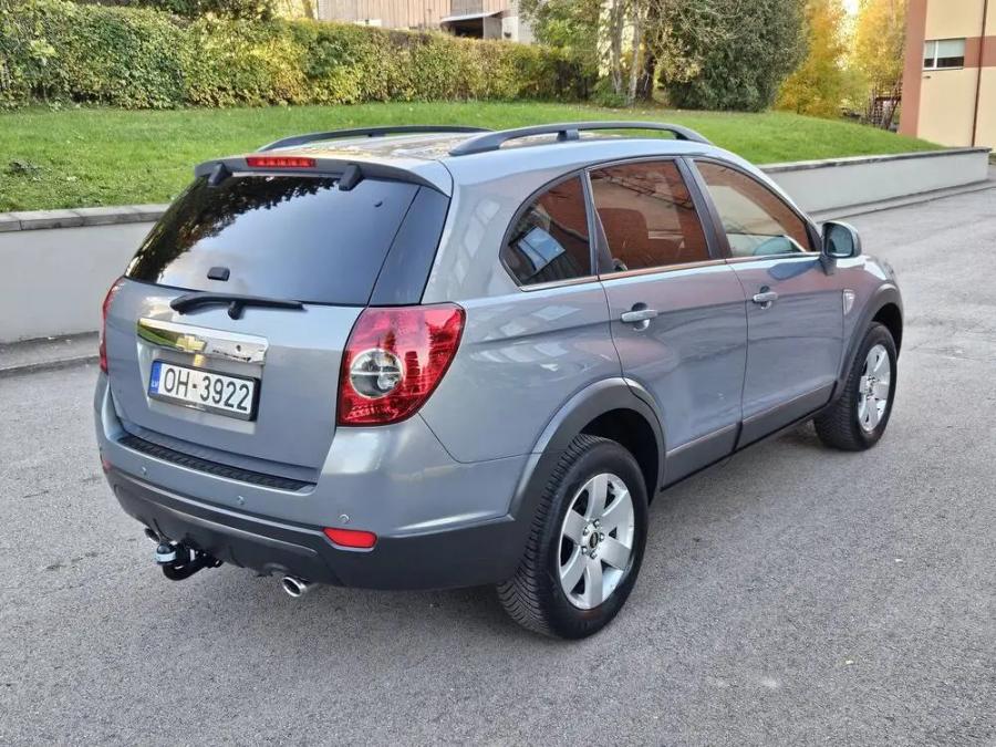 Pelēks Chevrolet Captiva 2010 Jēkabpils, ar dzinēja tilpumu 2.00 L un nobraukumu 164 tūkst. km par 4190 €, foto 6 vietnē AUTOMOTO.COM.LV