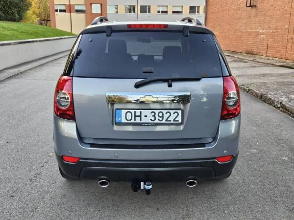 Pelēks Chevrolet Captiva 2010 Jēkabpils, ar dzinēja tilpumu 2.00 L un nobraukumu 164 tūkst. km par 4190 €, foto 6 vietnē AUTOMOTO.COM.LV