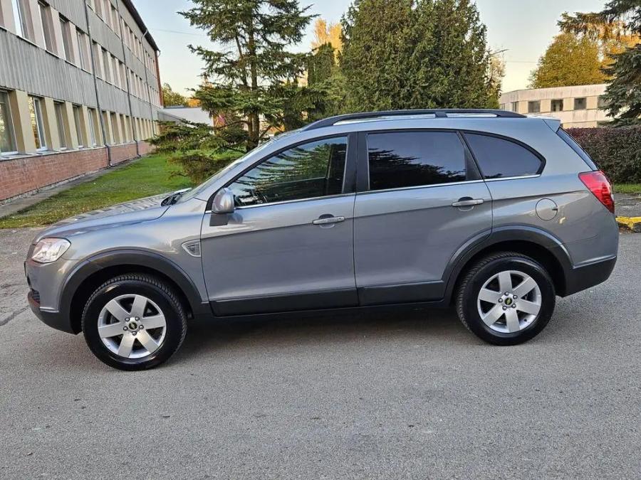 Pelēks Chevrolet Captiva 2010 Jēkabpils, ar dzinēja tilpumu 2.00 L un nobraukumu 164 tūkst. km par 4190 €, foto 9 vietnē AUTOMOTO.COM.LV
