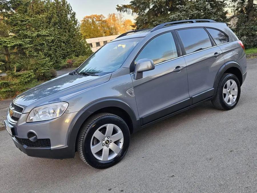 Pelēks Chevrolet Captiva 2010 Jēkabpils, ar dzinēja tilpumu 2.00 L un nobraukumu 164 tūkst. km par 4190 €, foto 10 vietnē AUTOMOTO.COM.LV