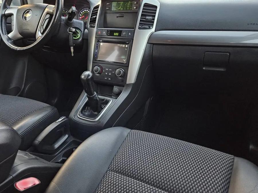 Pelēks Chevrolet Captiva 2010 Jēkabpils, ar dzinēja tilpumu 2.00 L un nobraukumu 164 tūkst. km par 4190 €, foto 18 vietnē AUTOMOTO.COM.LV