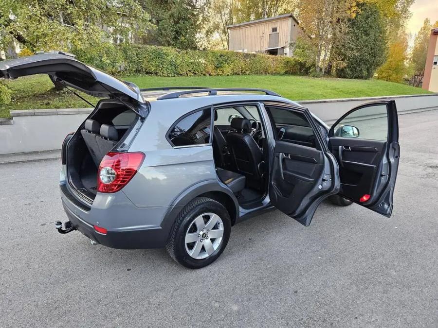 Pelēks Chevrolet Captiva 2010 Jēkabpils, ar dzinēja tilpumu 2.00 L un nobraukumu 164 tūkst. km par 4190 €, foto 19 vietnē AUTOMOTO.COM.LV