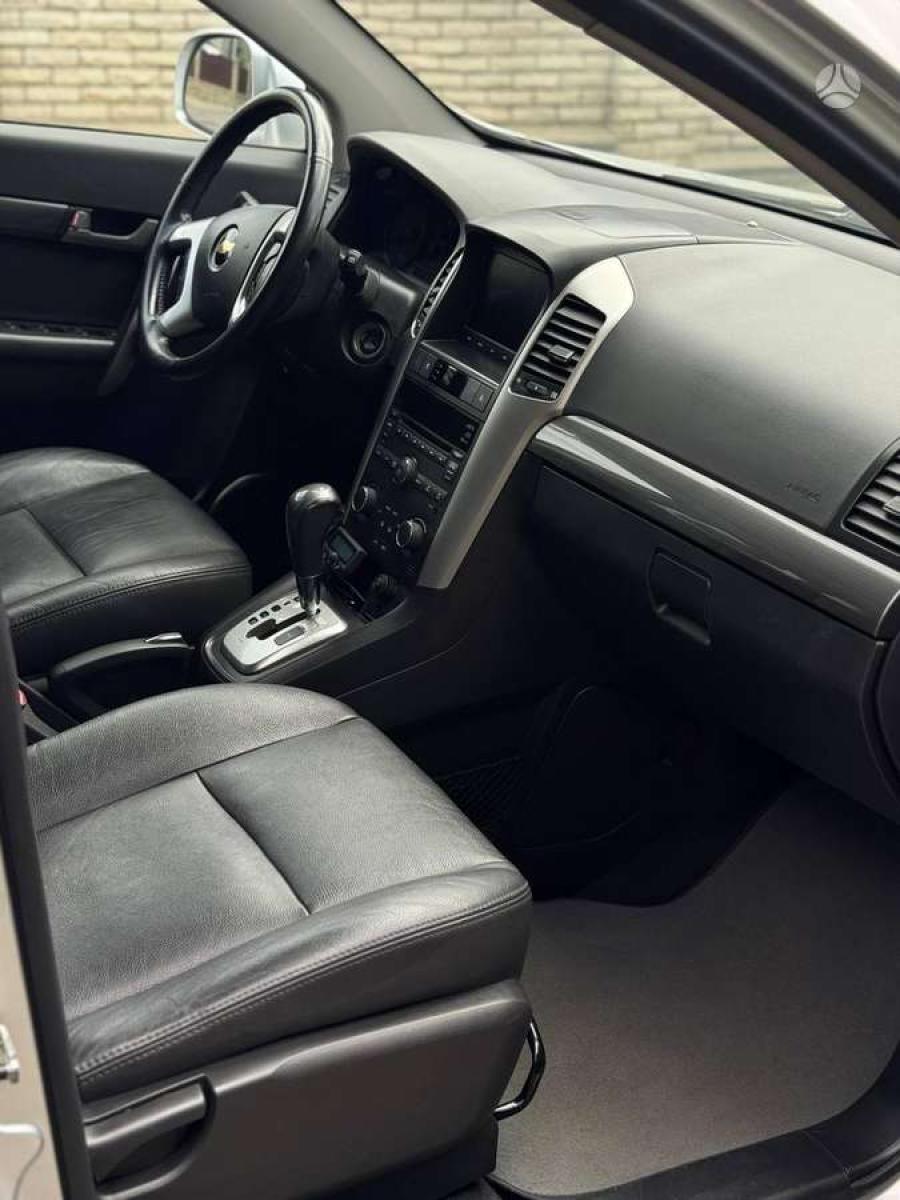 Pelēks Chevrolet Captiva 2010 Šalčininkai, ar dzinēja tilpumu 2.41 L un nobraukumu 221 tūkst. km par 4250 €, foto 14 vietnē AUTOMOTO.COM.LV