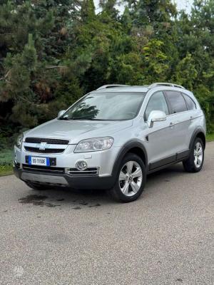 Pelēks Chevrolet Captiva 2010 Šalčininkai, ar dzinēja tilpumu 2.00 L un nobraukumu 221 tūkst. km par 4100 €, foto 4 vietnē AUTOMOTO.COM.LV