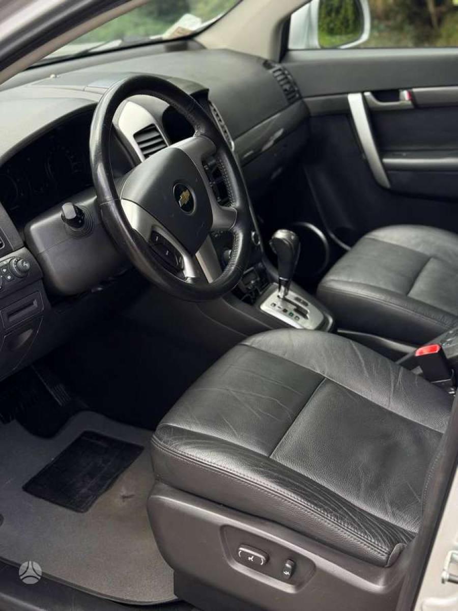 Pelēks Chevrolet Captiva 2010 Šalčininkai, ar dzinēja tilpumu 2.00 L un nobraukumu 221 tūkst. km par 4100 €, foto 12 vietnē AUTOMOTO.COM.LV