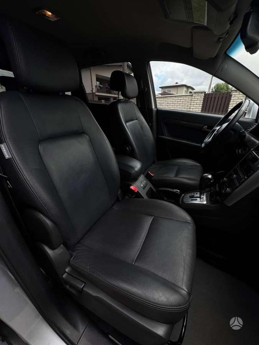 Pelēks Chevrolet Captiva 2010 Šalčininkai, ar dzinēja tilpumu 2.00 L un nobraukumu 221 tūkst. km par 4100 €, foto 15 vietnē AUTOMOTO.COM.LV