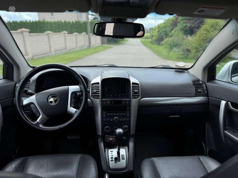 Pelēks Chevrolet Captiva 2010 Šalčininkai, ar dzinēja tilpumu 2.00 L un nobraukumu 221 tūkst. km par 4100 €, foto 16 vietnē AUTOMOTO.COM.LV