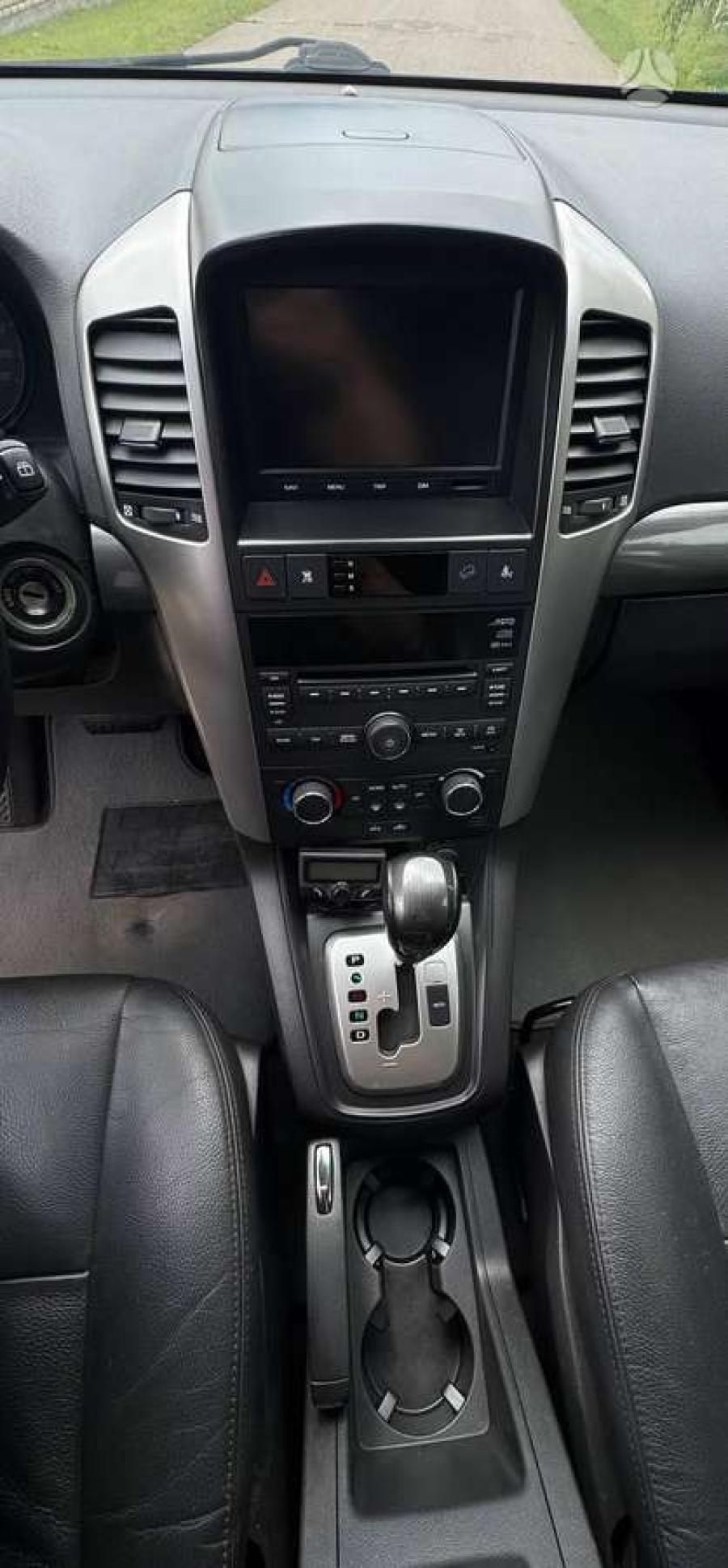 Pelēks Chevrolet Captiva 2010 Šalčininkai, ar dzinēja tilpumu 2.00 L un nobraukumu 221 tūkst. km par 4100 €, foto 19 vietnē AUTOMOTO.COM.LV
