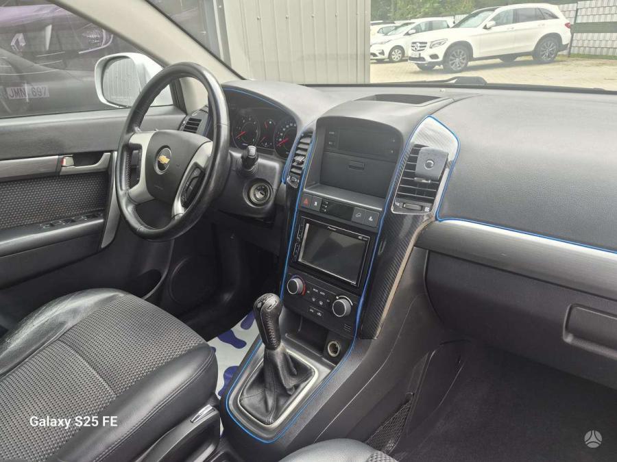 Pelēks Chevrolet Captiva 2010 Tauragė, ar dzinēja tilpumu 1.99 L un nobraukumu 161 tūkst. km par 3700 €, foto 10 vietnē AUTOMOTO.COM.LV
