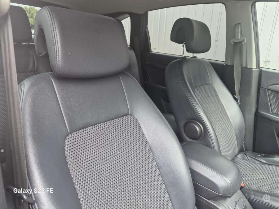 Pelēks Chevrolet Captiva 2010 Tauragė, ar dzinēja tilpumu 1.99 L un nobraukumu 161 tūkst. km par 3700 €, foto 12 vietnē AUTOMOTO.COM.LV