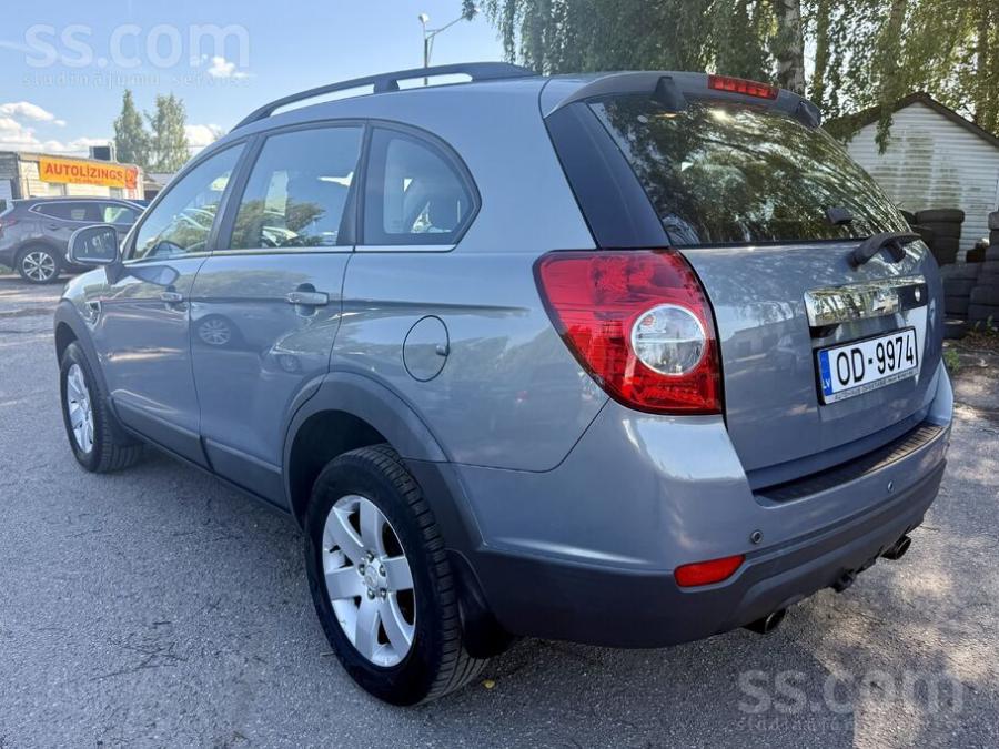 Pelēks Chevrolet Captiva 2011 Rīga, ar dzinēja tilpumu 2.20 L un nobraukumu 0 tūkst. km par 5490 €, foto 4 vietnē AUTOMOTO.COM.LV