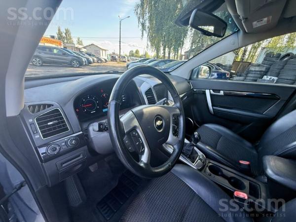Pelēks Chevrolet Captiva 2011 Rīga, ar dzinēja tilpumu 2.20 L un nobraukumu 0 tūkst. km par 5490 €, foto 8 vietnē AUTOMOTO.COM.LV