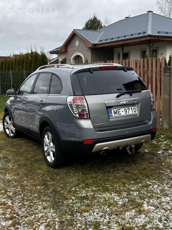 Grey Chevrolet Captiva 2011 in Riga, with an engine capacity of 2.20 L and mileage of 308 thousand km for 4500 €, photo 3 on AUTOMOTO.COM.LV