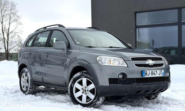 Grey Chevrolet Captiva 2011 in Taurage, with an engine capacity of 2.00 L and mileage of 269 thousand km for 3800 €, photo 1 on AUTOMOTO.COM.LV