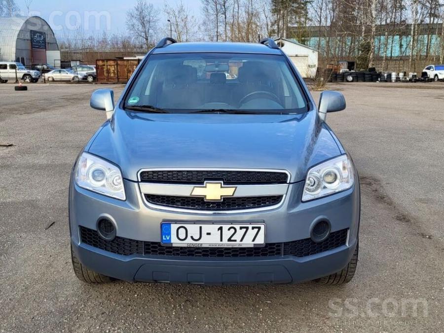 Pelēks Chevrolet Captiva 2011 Rīga, ar dzinēja tilpumu 2.00 L un nobraukumu 0 tūkst. km par 4350 €, foto 1 vietnē AUTOMOTO.COM.LV