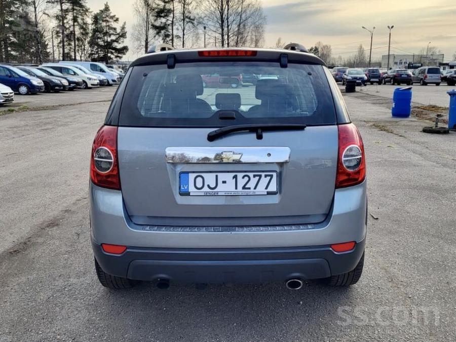 Pelēks Chevrolet Captiva 2011 Rīga, ar dzinēja tilpumu 2.00 L un nobraukumu 0 tūkst. km par 4350 €, foto 5 vietnē AUTOMOTO.COM.LV
