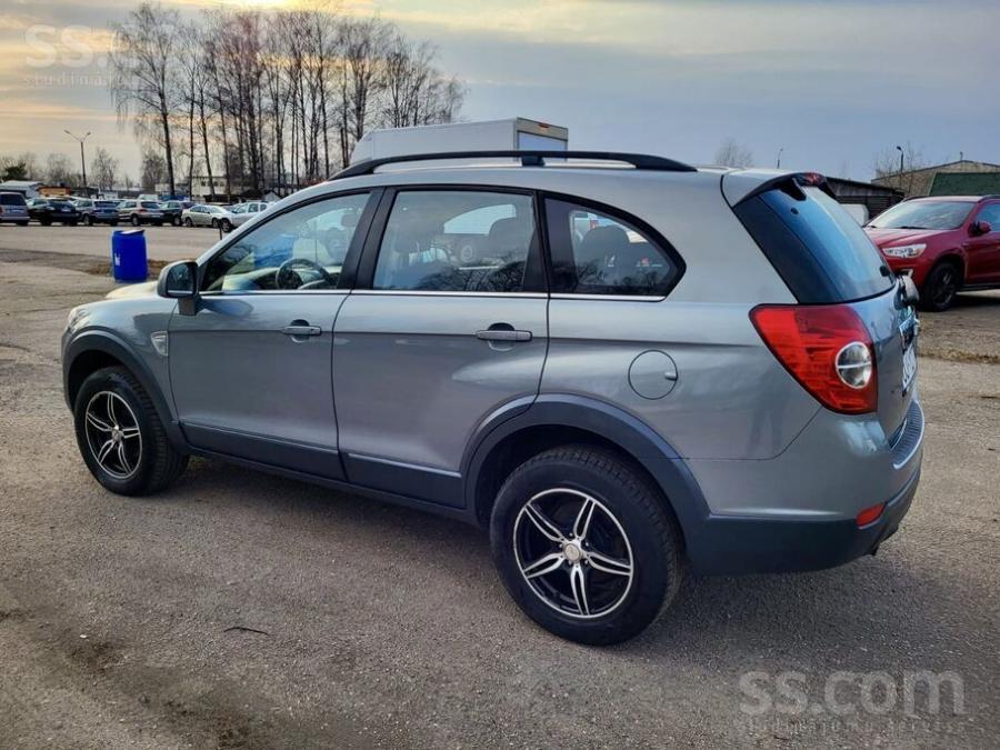 Pelēks Chevrolet Captiva 2011 Rīga, ar dzinēja tilpumu 2.00 L un nobraukumu 0 tūkst. km par 4350 €, foto 6 vietnē AUTOMOTO.COM.LV