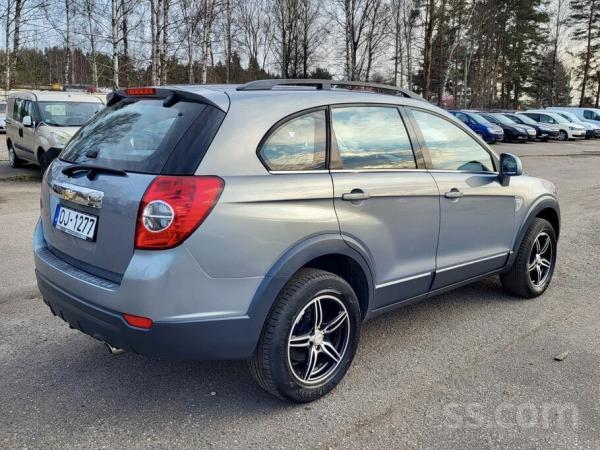 Grey Chevrolet Captiva 2011 in Riga, with an engine capacity of 2.00 L and mileage of 0 thousand km for 4350 €, photo 6 on AUTOMOTO.COM.LV