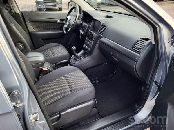 Grey Chevrolet Captiva 2011 in Riga, with an engine capacity of 2.00 L and mileage of 0 thousand km for 4350 €, photo 9 on AUTOMOTO.COM.LV