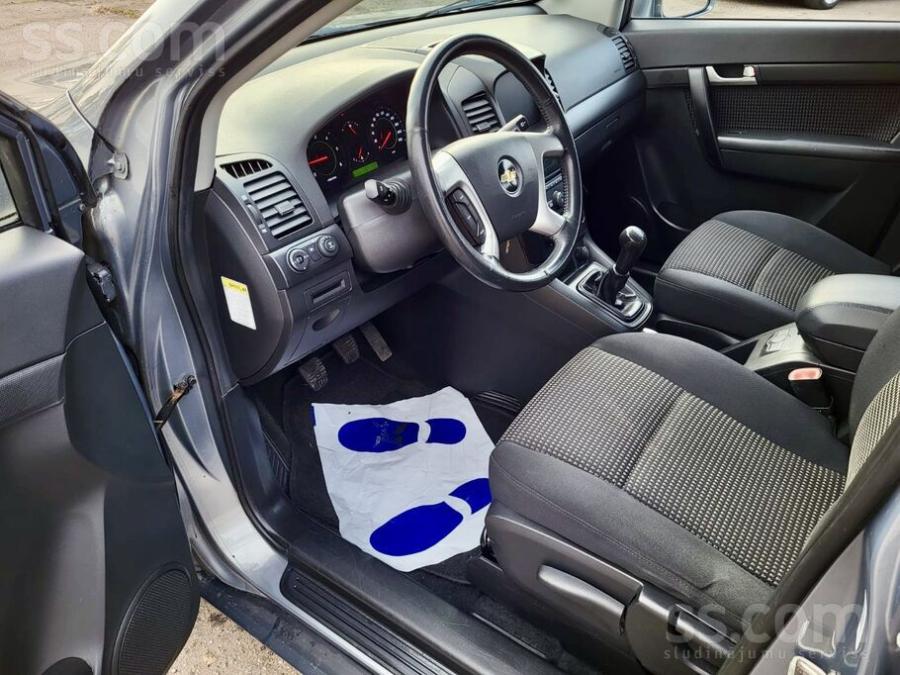 Pelēks Chevrolet Captiva 2011 Rīga, ar dzinēja tilpumu 2.00 L un nobraukumu 0 tūkst. km par 4350 €, foto 11 vietnē AUTOMOTO.COM.LV