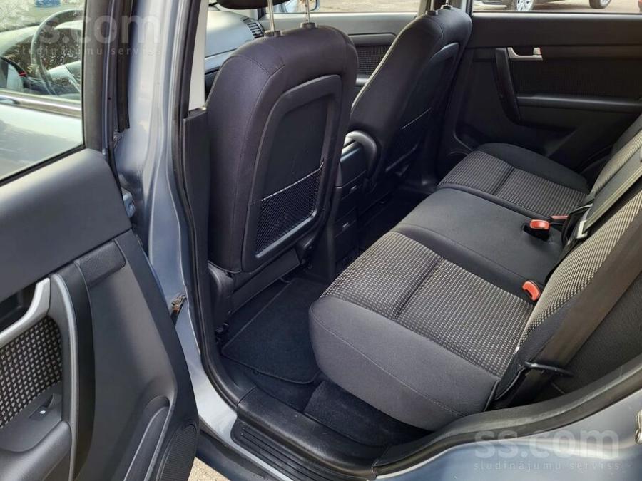 Pelēks Chevrolet Captiva 2011 Rīga, ar dzinēja tilpumu 2.00 L un nobraukumu 0 tūkst. km par 4350 €, foto 13 vietnē AUTOMOTO.COM.LV