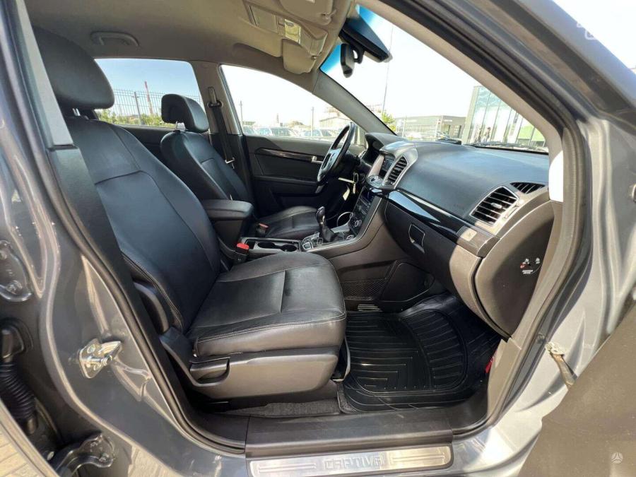 Pelēks Chevrolet Captiva 2011 Šauļi, ar dzinēja tilpumu 2.20 L un nobraukumu 192 tūkst. km par 5800 €, foto 22 vietnē AUTOMOTO.COM.LV