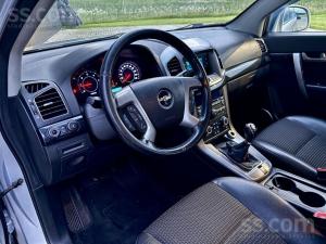 Grey Chevrolet Captiva 2011 in Talsi, with an engine capacity of 2.20 L and mileage of 301 thousand km for 5700 €, photo 8 on AUTOMOTO.COM.LV