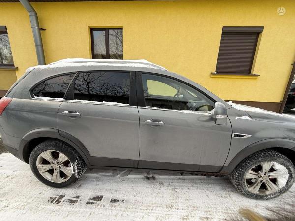 Pelēks Chevrolet Captiva 2012 Kauņa, ar dzinēja tilpumu 2.23 L un nobraukumu 168 tūkst. km par 5800 €, foto 5 vietnē AUTOMOTO.COM.LV