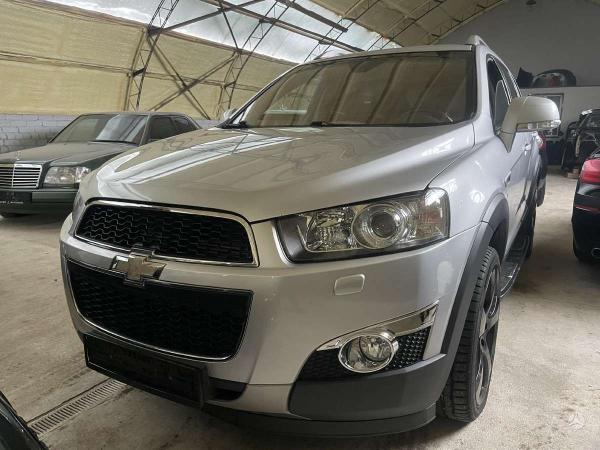 Grey Chevrolet Captiva 2012 in Vilnius, with an engine capacity of 0.00 L and mileage of 91 thousand km for 5950 €, photo 1 on AUTOMOTO.COM.LV