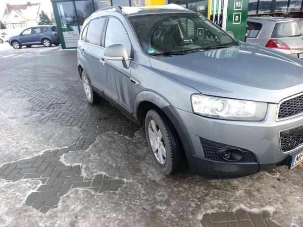 Pelēks Chevrolet Captiva 2012 Kretinga, ar dzinēja tilpumu 2.23 L un nobraukumu 240 tūkst. km par 3300 €, foto 2 vietnē AUTOMOTO.COM.LV