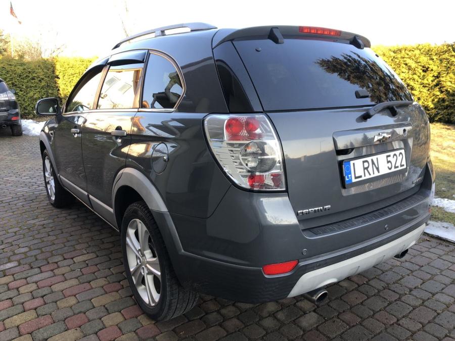 Grey Chevrolet Captiva 2012 in Klaipeda, with an engine capacity of 2.20 L and mileage of 290 thousand km for 5500 €, photo 2 on AUTOMOTO.COM.LV