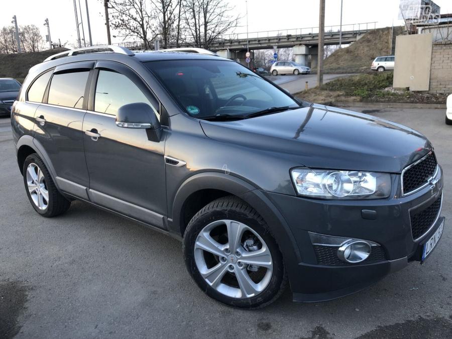 Grey Chevrolet Captiva 2012 in Klaipeda, with an engine capacity of 2.20 L and mileage of 290 thousand km for 5500 €, photo 3 on AUTOMOTO.COM.LV