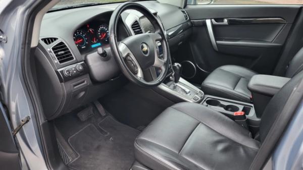 Pelēks Chevrolet Captiva 2012 Rīga, ar dzinēja tilpumu 2.40 L un nobraukumu 167 tūkst. km par 7850 €, foto 4 vietnē AUTOMOTO.COM.LV