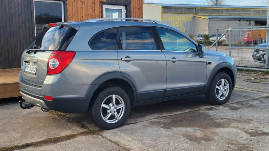 Grey Chevrolet Captiva 2012 in Riga, with an engine capacity of 2.40 L and mileage of 167 thousand km for 7850 €, photo 11 on AUTOMOTO.COM.LV