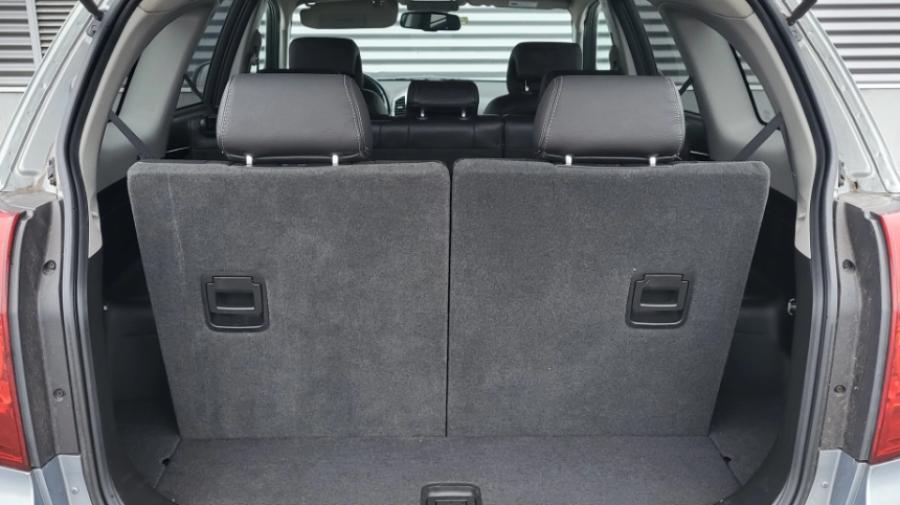 Grey Chevrolet Captiva 2012 in Riga, with an engine capacity of 2.40 L and mileage of 167 thousand km for 7850 €, photo 18 on AUTOMOTO.COM.LV