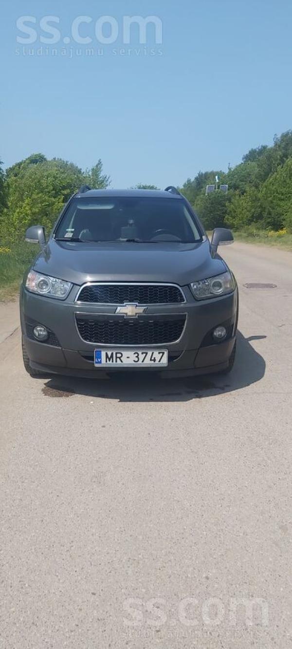Grey Chevrolet Captiva 2012 in Riga, with an engine capacity of 2.20 L and mileage of 287 thousand km for 4500 €, photo 2 on AUTOMOTO.COM.LV
