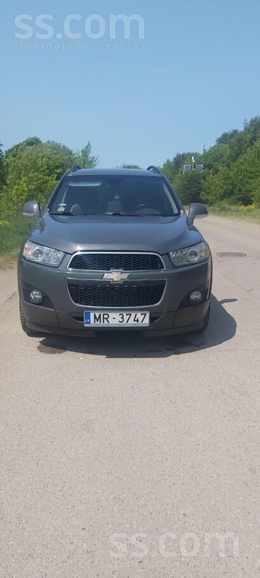 Grey Chevrolet Captiva 2012 in Riga, with an engine capacity of 2.20 L and mileage of 287 thousand km for 4500 €, photo 3 on AUTOMOTO.COM.LV