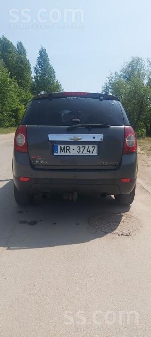 Grey Chevrolet Captiva 2012 in Riga, with an engine capacity of 2.20 L and mileage of 287 thousand km for 4500 €, photo 4 on AUTOMOTO.COM.LV