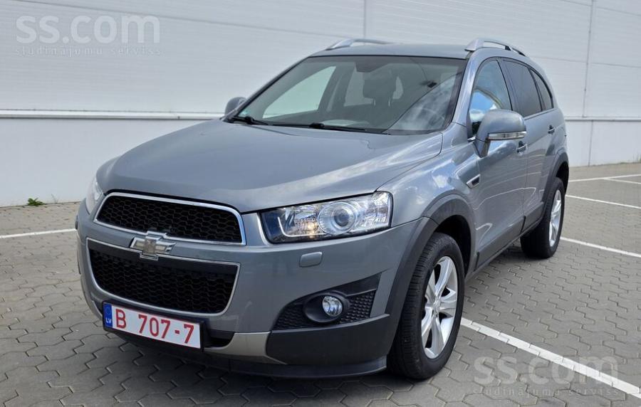 Grey Chevrolet Captiva 2012 in Riga, with an engine capacity of 2.20 L and mileage of 179 thousand km for 5995 €, photo 1 on AUTOMOTO.COM.LV
