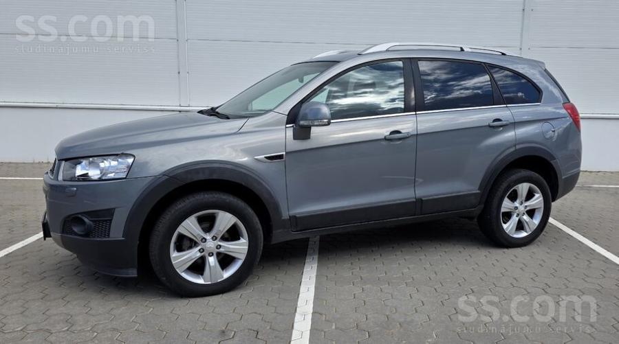 Grey Chevrolet Captiva 2012 in Riga, with an engine capacity of 2.20 L and mileage of 179 thousand km for 5995 €, photo 5 on AUTOMOTO.COM.LV