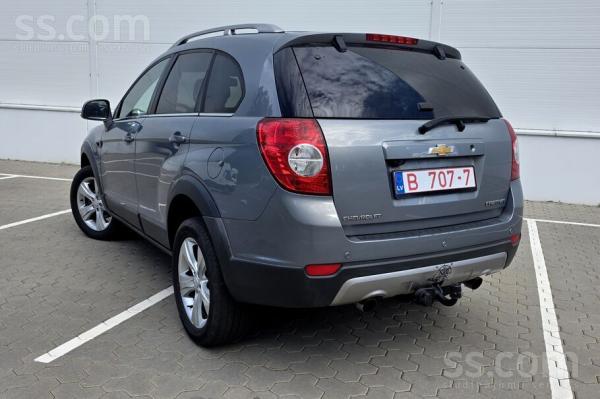 Pelēks Chevrolet Captiva 2012 Rīga, ar dzinēja tilpumu 2.20 L un nobraukumu 179 tūkst. km par 5995 €, foto 5 vietnē AUTOMOTO.COM.LV