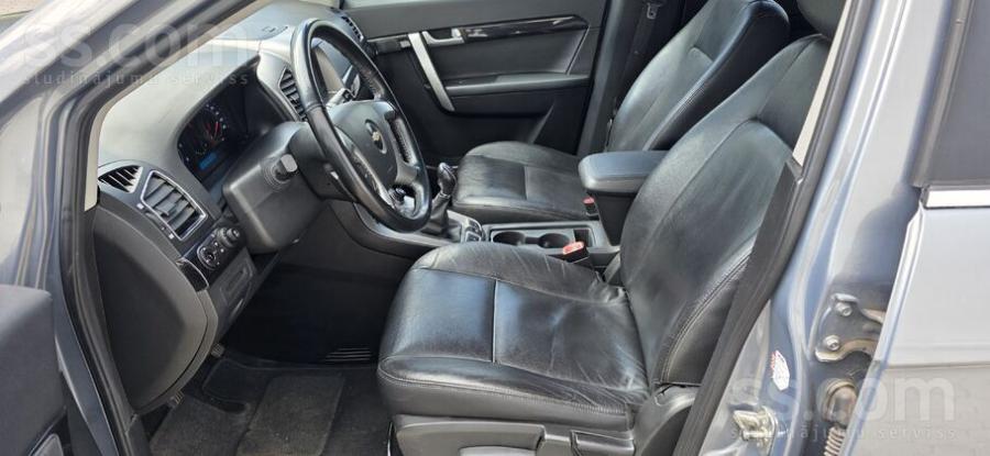 Grey Chevrolet Captiva 2012 in Riga, with an engine capacity of 2.20 L and mileage of 179 thousand km for 5995 €, photo 16 on AUTOMOTO.COM.LV