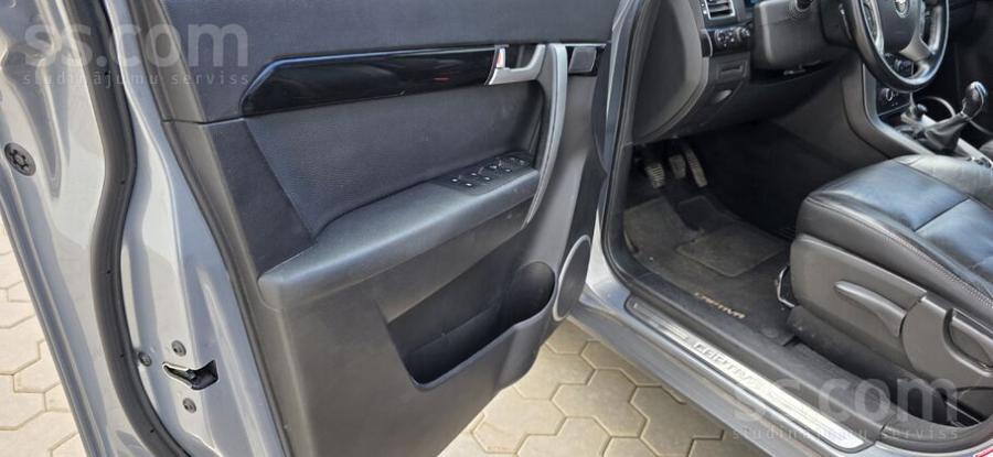 Grey Chevrolet Captiva 2012 in Riga, with an engine capacity of 2.20 L and mileage of 179 thousand km for 5995 €, photo 18 on AUTOMOTO.COM.LV