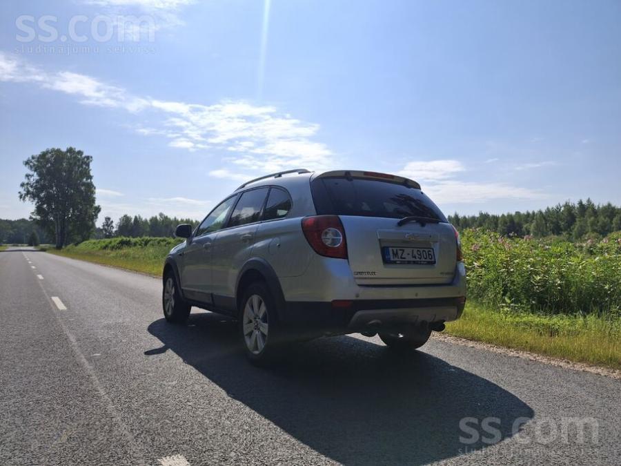 Grey Chevrolet Captiva 2012 in Riga, with an engine capacity of 2.20 L and mileage of 262 thousand km for 5200 €, photo 5 on AUTOMOTO.COM.LV