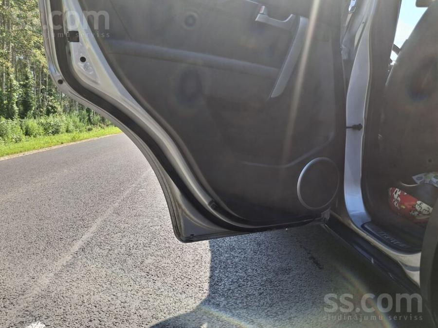 Grey Chevrolet Captiva 2012 in Riga, with an engine capacity of 2.20 L and mileage of 262 thousand km for 5200 €, photo 11 on AUTOMOTO.COM.LV