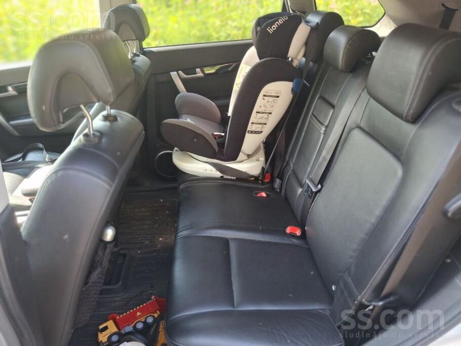 Grey Chevrolet Captiva 2012 in Riga, with an engine capacity of 2.20 L and mileage of 262 thousand km for 5200 €, photo 12 on AUTOMOTO.COM.LV